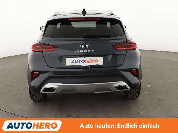 Grey Kia XCeed 2019 in Kaunas, with an engine capacity of 1.60 L and mileage of 64 thousand km for 24357 €, photo 5 on AUTOMOTO.COM.LV