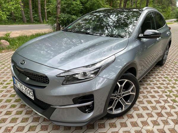Grey Kia XCeed 2020 in Vilnius, with an engine capacity of 1.60 L and mileage of 234 thousand km for 12899 €, photo 2 on AUTOMOTO.COM.LV