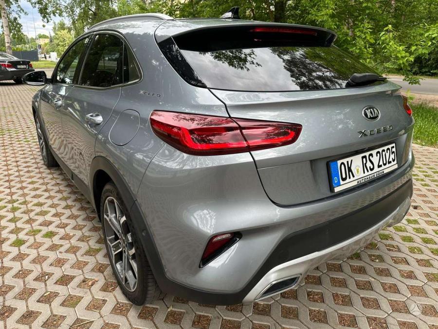 Grey Kia XCeed 2020 in Vilnius, with an engine capacity of 1.60 L and mileage of 234 thousand km for 12899 €, photo 6 on AUTOMOTO.COM.LV