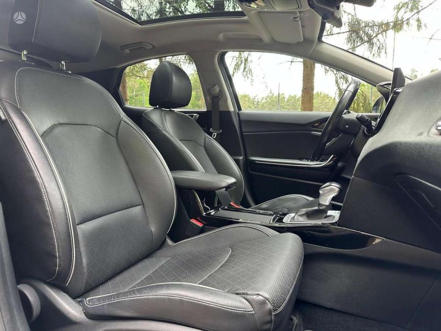 Grey Kia XCeed 2020 in Vilnius, with an engine capacity of 1.60 L and mileage of 234 thousand km for 12899 €, photo 20 on AUTOMOTO.COM.LV