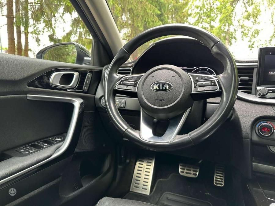 Grey Kia XCeed 2020 in Vilnius, with an engine capacity of 1.60 L and mileage of 234 thousand km for 12899 €, photo 25 on AUTOMOTO.COM.LV