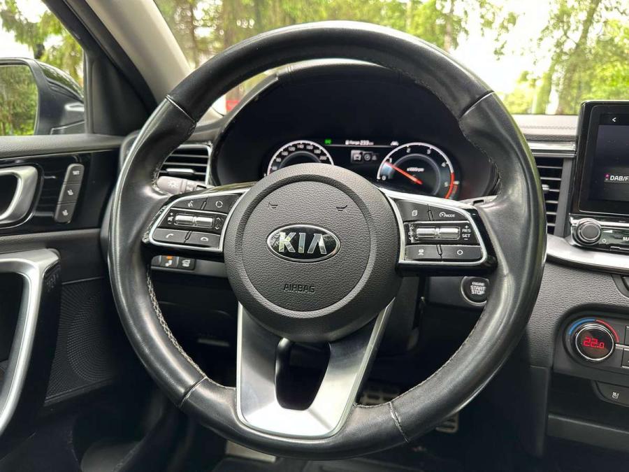 Grey Kia XCeed 2020 in Vilnius, with an engine capacity of 1.60 L and mileage of 234 thousand km for 12899 €, photo 26 on AUTOMOTO.COM.LV