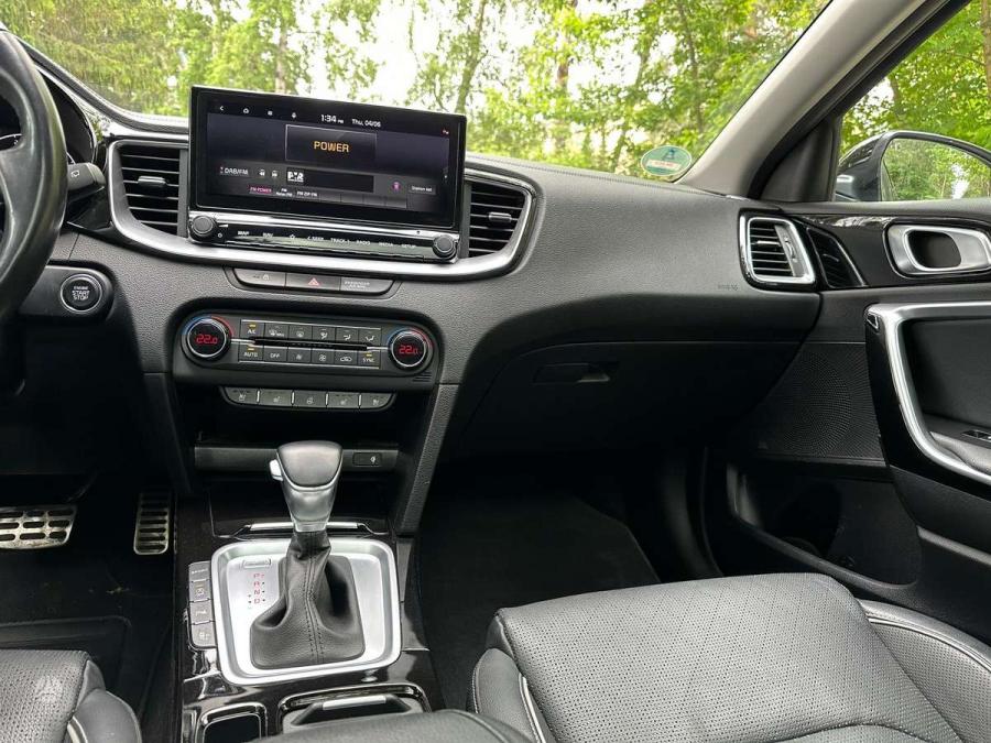 Grey Kia XCeed 2020 in Vilnius, with an engine capacity of 1.60 L and mileage of 234 thousand km for 12899 €, photo 28 on AUTOMOTO.COM.LV