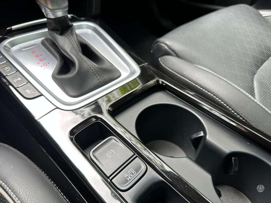 Grey Kia XCeed 2020 in Vilnius, with an engine capacity of 1.60 L and mileage of 234 thousand km for 12899 €, photo 32 on AUTOMOTO.COM.LV