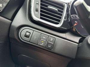 Grey Kia XCeed 2020 in Vilnius, with an engine capacity of 1.60 L and mileage of 234 thousand km for 12899 €, photo 37 on AUTOMOTO.COM.LV