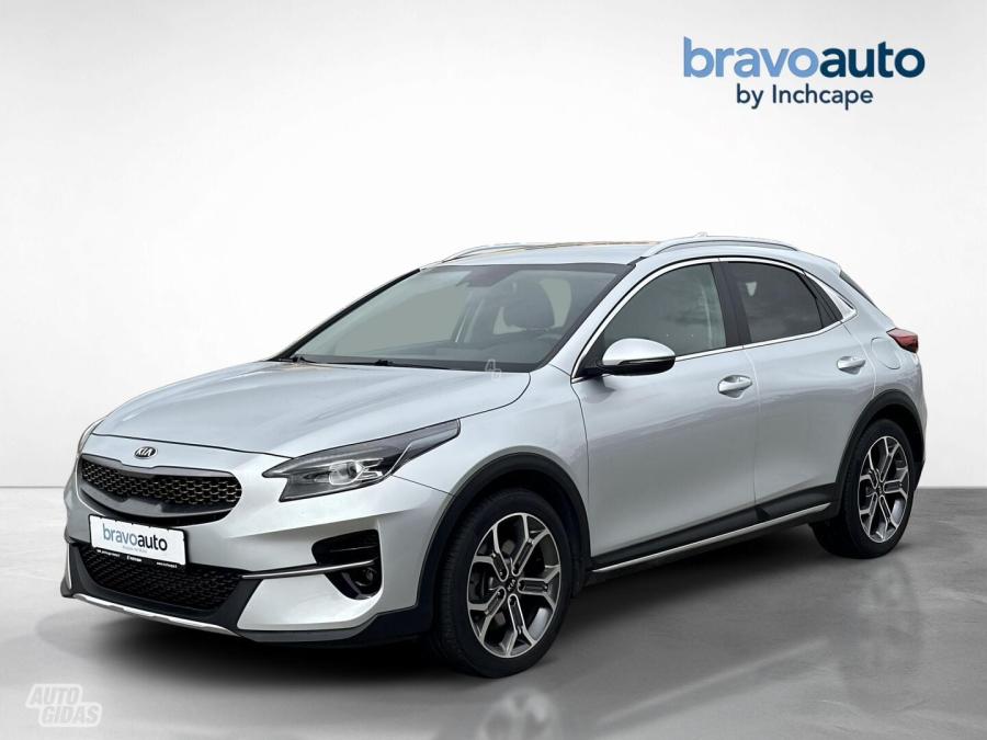 Grey Kia XCeed 2020 in Klaipeda, with an engine capacity of 1.40 L and mileage of 49 thousand km for 18991 €, photo 1 on AUTOMOTO.COM.LV
