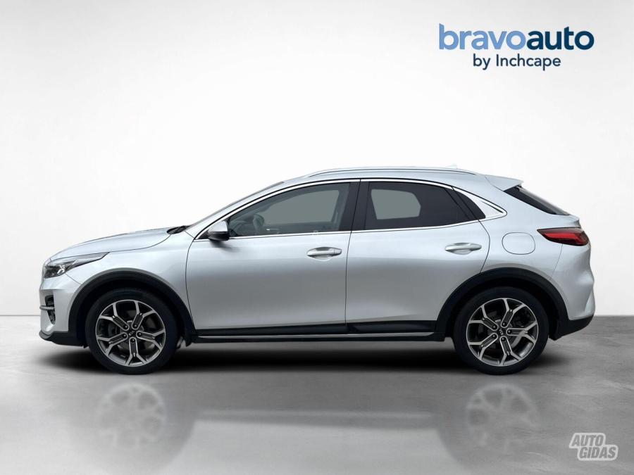 Grey Kia XCeed 2020 in Klaipeda, with an engine capacity of 1.40 L and mileage of 49 thousand km for 18991 €, photo 3 on AUTOMOTO.COM.LV