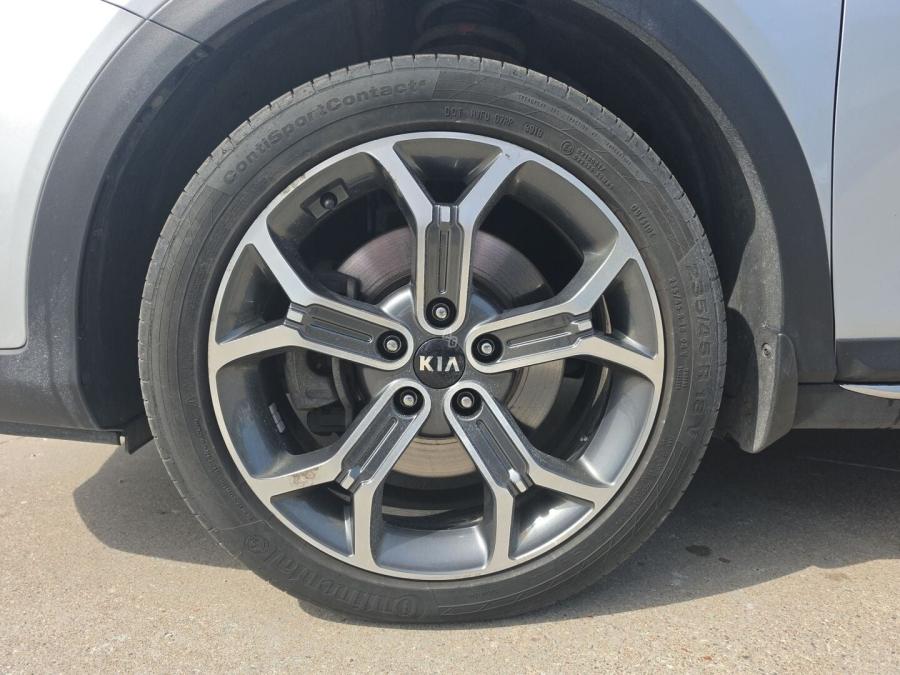Grey Kia XCeed 2020 in Klaipeda, with an engine capacity of 1.40 L and mileage of 49 thousand km for 18991 €, photo 10 on AUTOMOTO.COM.LV