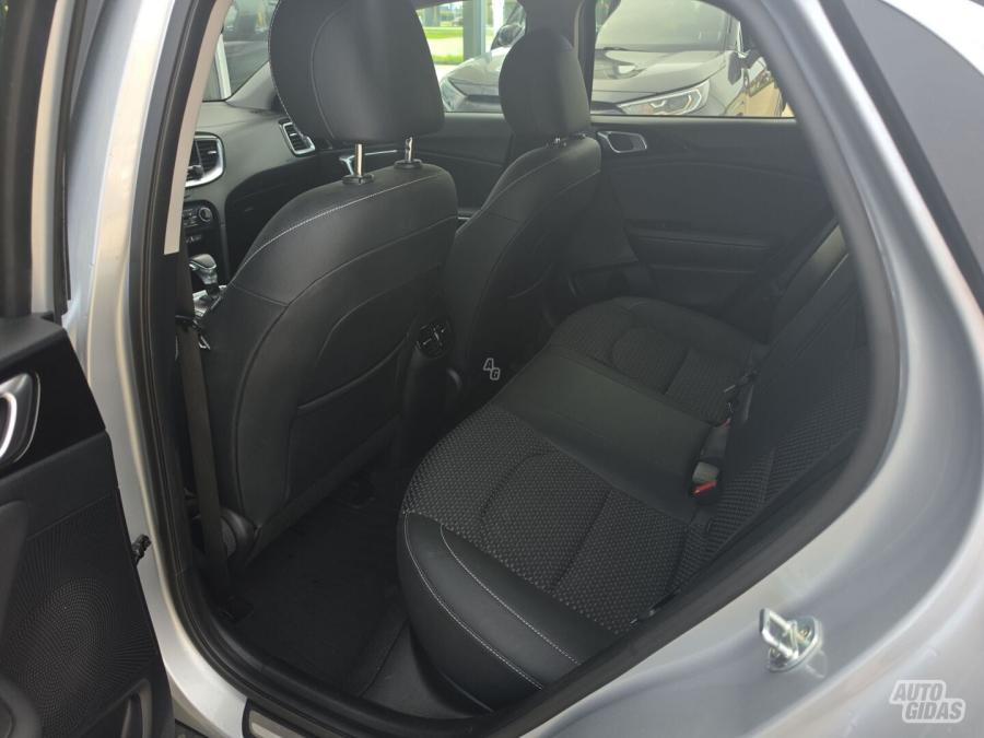 Grey Kia XCeed 2020 in Klaipeda, with an engine capacity of 1.40 L and mileage of 49 thousand km for 18991 €, photo 12 on AUTOMOTO.COM.LV