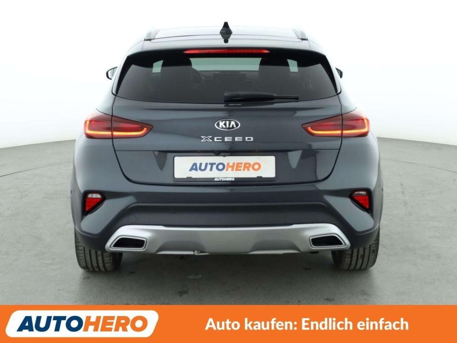 Grey Kia XCeed 2021 in Kaunas, with an engine capacity of 1.60 L and mileage of 33 thousand km for 23183 €, photo 5 on AUTOMOTO.COM.LV