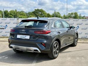 Grey Kia XCeed 2021 in Vilnius, with an engine capacity of 1.58 L and mileage of 109 thousand km for 16999 €, photo 3 on AUTOMOTO.COM.LV