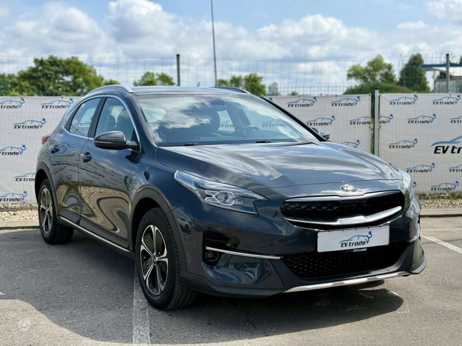 Grey Kia XCeed 2021 in Vilnius, with an engine capacity of 1.58 L and mileage of 109 thousand km for 16999 €, photo 4 on AUTOMOTO.COM.LV