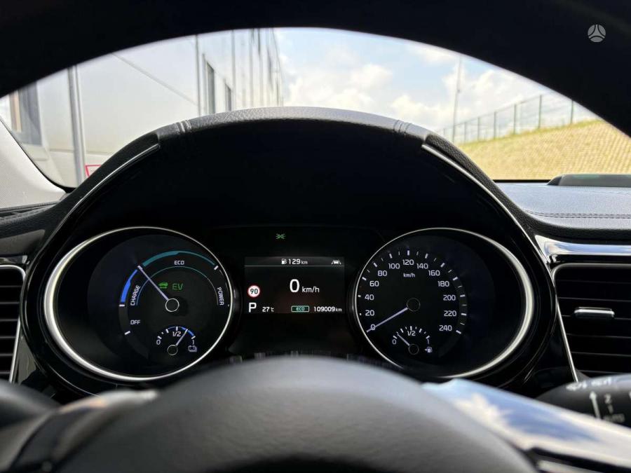 Grey Kia XCeed 2021 in Vilnius, with an engine capacity of 1.58 L and mileage of 109 thousand km for 16999 €, photo 7 on AUTOMOTO.COM.LV