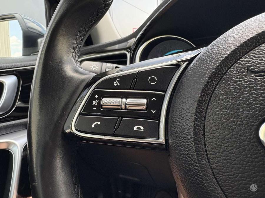 Grey Kia XCeed 2021 in Vilnius, with an engine capacity of 1.58 L and mileage of 109 thousand km for 16999 €, photo 8 on AUTOMOTO.COM.LV