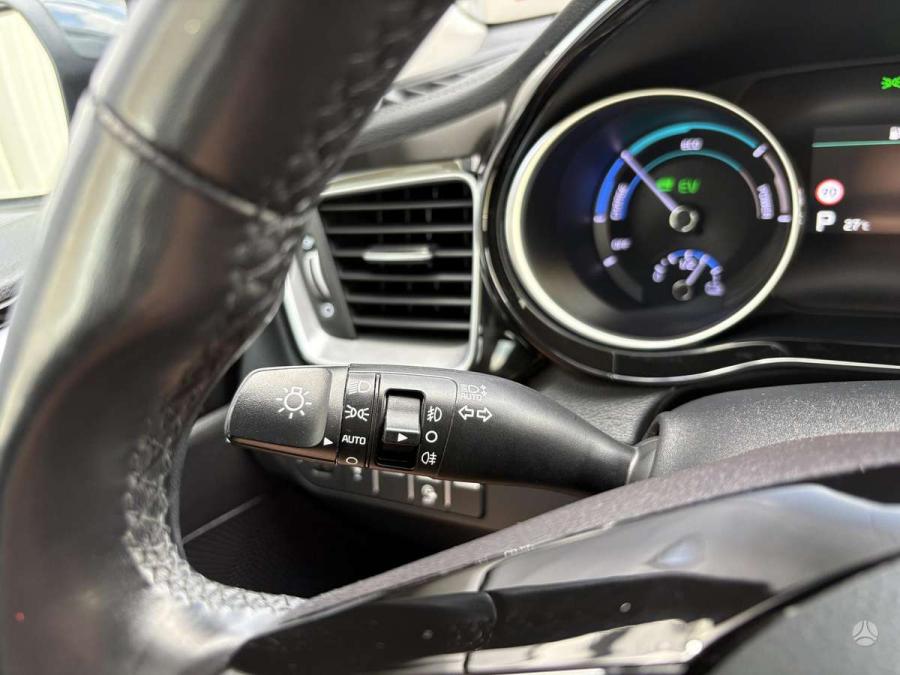 Grey Kia XCeed 2021 in Vilnius, with an engine capacity of 1.58 L and mileage of 109 thousand km for 16999 €, photo 9 on AUTOMOTO.COM.LV