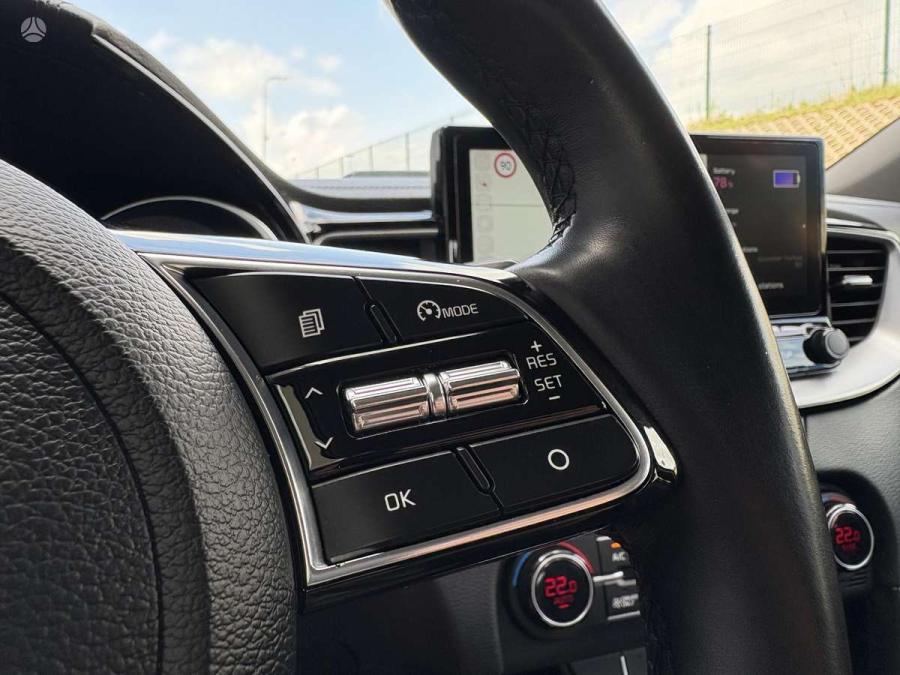 Grey Kia XCeed 2021 in Vilnius, with an engine capacity of 1.58 L and mileage of 109 thousand km for 16999 €, photo 10 on AUTOMOTO.COM.LV