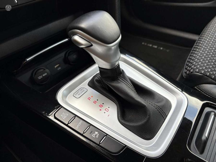 Grey Kia XCeed 2021 in Vilnius, with an engine capacity of 1.58 L and mileage of 109 thousand km for 16999 €, photo 16 on AUTOMOTO.COM.LV
