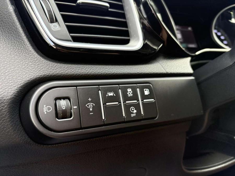 Grey Kia XCeed 2021 in Vilnius, with an engine capacity of 1.58 L and mileage of 109 thousand km for 16999 €, photo 18 on AUTOMOTO.COM.LV
