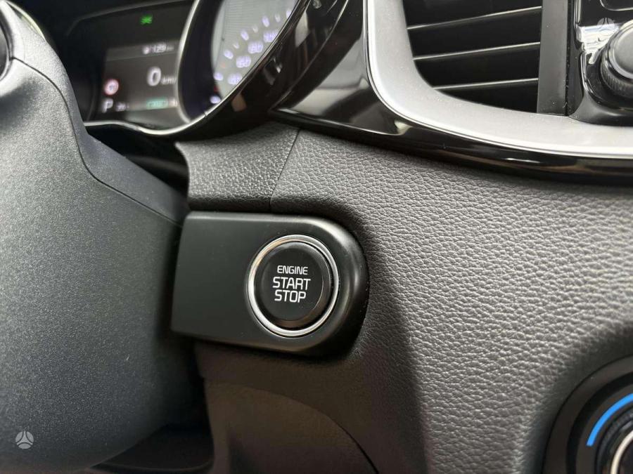 Grey Kia XCeed 2021 in Vilnius, with an engine capacity of 1.58 L and mileage of 109 thousand km for 16999 €, photo 17 on AUTOMOTO.COM.LV
