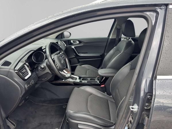 Grey Kia XCeed 2021 in Kaunas, with an engine capacity of 1.60 L and mileage of 117 thousand km for 14990 €, photo 9 on AUTOMOTO.COM.LV