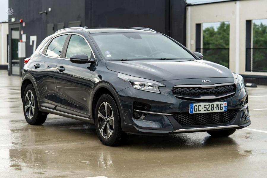 Серый Киа XCeed 2021 в Вильнюс, объемом двигателя 1.58 л и пробегом 46 тыс. км за 17700 €, фото 1 на AUTOMOTO.COM.LV