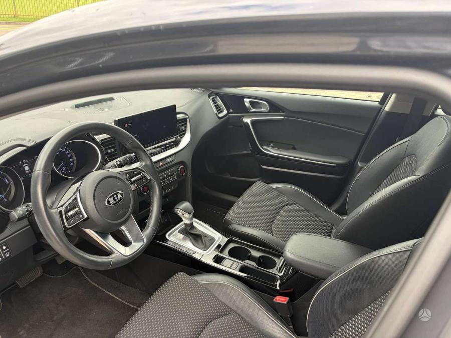 Pelēks Kia XCeed 2021 Marijampole, ar dzinēja tilpumu 1.58 L un nobraukumu 110 tūkst. km par 16900 €, foto 5 vietnē AUTOMOTO.COM.LV