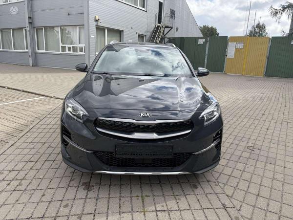 Grey Kia XCeed 2021 in Marijampole, with an engine capacity of 1.58 L and mileage of 110 thousand km for 16900 €, photo 6 on AUTOMOTO.COM.LV