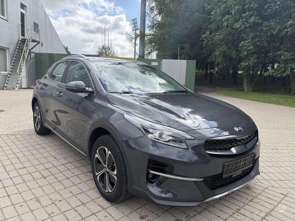 Grey Kia XCeed 2021 in Marijampole, with an engine capacity of 1.58 L and mileage of 110 thousand km for 16900 €, photo 7 on AUTOMOTO.COM.LV