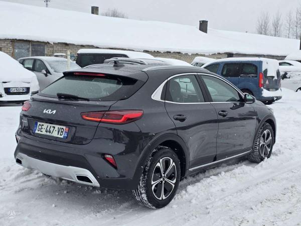 Grey Kia XCeed 2022 in Taurage, with an engine capacity of 1.58 L and mileage of 186 thousand km for 11800 €, photo 3 on AUTOMOTO.COM.LV
