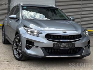 Grey Kia XCeed 2020 in Riga, with an engine capacity of 1.40 L and mileage of 175 thousand km for 13500 €, photo 4 on AUTOMOTO.COM.LV