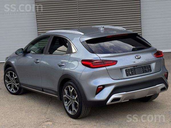 Grey Kia XCeed 2020 in Riga, with an engine capacity of 1.40 L and mileage of 175 thousand km for 13500 €, photo 4 on AUTOMOTO.COM.LV