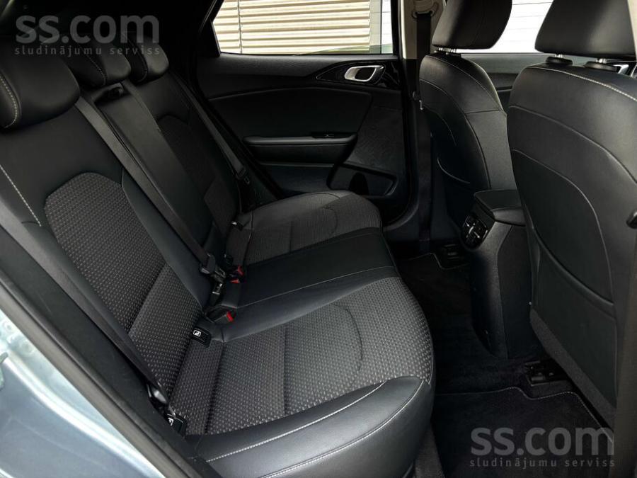 Grey Kia XCeed 2020 in Riga, with an engine capacity of 1.40 L and mileage of 175 thousand km for 13500 €, photo 8 on AUTOMOTO.COM.LV