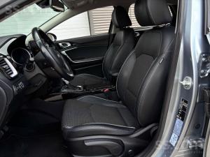 Grey Kia XCeed 2020 in Riga, with an engine capacity of 1.40 L and mileage of 175 thousand km for 13500 €, photo 9 on AUTOMOTO.COM.LV