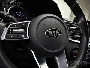 Grey Kia XCeed 2020 in Riga, with an engine capacity of 1.40 L and mileage of 175 thousand km for 13500 €, photo 11 on AUTOMOTO.COM.LV