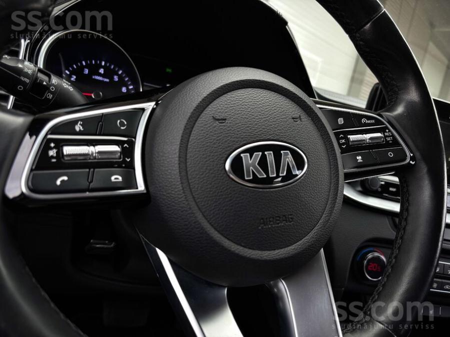 Grey Kia XCeed 2020 in Riga, with an engine capacity of 1.40 L and mileage of 175 thousand km for 13500 €, photo 11 on AUTOMOTO.COM.LV