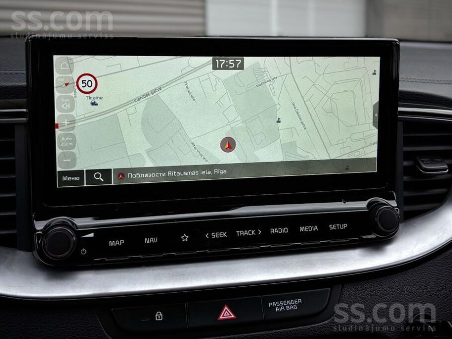 Grey Kia XCeed 2020 in Riga, with an engine capacity of 1.40 L and mileage of 175 thousand km for 13500 €, photo 18 on AUTOMOTO.COM.LV