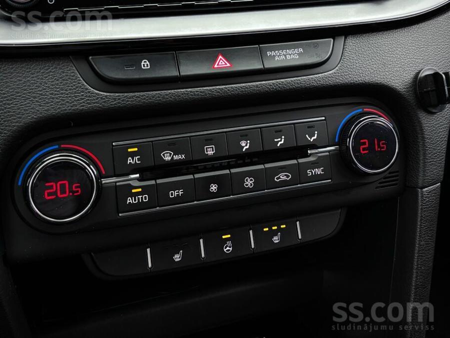 Grey Kia XCeed 2020 in Riga, with an engine capacity of 1.40 L and mileage of 175 thousand km for 13500 €, photo 22 on AUTOMOTO.COM.LV