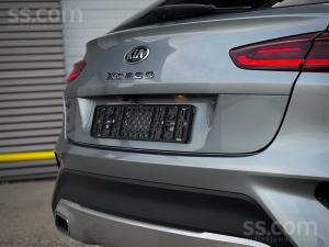 Grey Kia XCeed 2020 in Riga, with an engine capacity of 1.40 L and mileage of 175 thousand km for 13500 €, photo 23 on AUTOMOTO.COM.LV