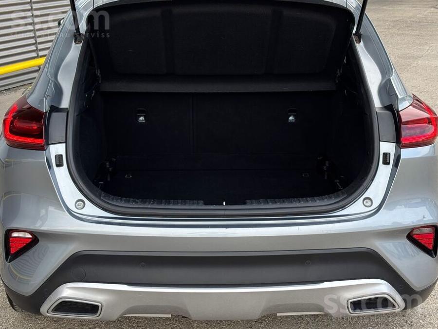 Grey Kia XCeed 2020 in Riga, with an engine capacity of 1.40 L and mileage of 175 thousand km for 13500 €, photo 24 on AUTOMOTO.COM.LV