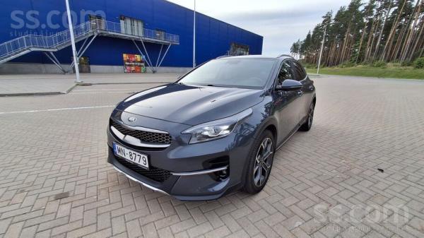 Grey Kia XCeed 2020 in Riga, with an engine capacity of 1.40 L and mileage of 71 thousand km for 14500 €, photo 1 on AUTOMOTO.COM.LV