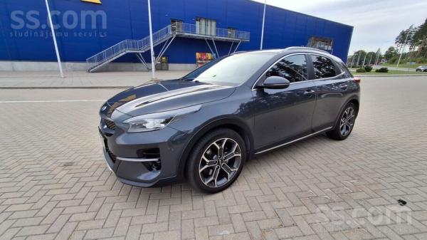 Grey Kia XCeed 2020 in Riga, with an engine capacity of 1.40 L and mileage of 71 thousand km for 14500 €, photo 2 on AUTOMOTO.COM.LV