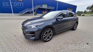 Grey Kia XCeed 2020 in Riga, with an engine capacity of 1.40 L and mileage of 71 thousand km for 14500 €, photo 3 on AUTOMOTO.COM.LV