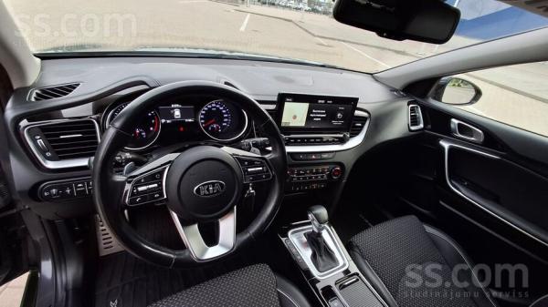 Grey Kia XCeed 2020 in Riga, with an engine capacity of 1.40 L and mileage of 71 thousand km for 14500 €, photo 6 on AUTOMOTO.COM.LV