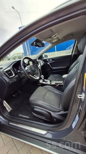Grey Kia XCeed 2020 in Riga, with an engine capacity of 1.40 L and mileage of 71 thousand km for 14500 €, photo 9 on AUTOMOTO.COM.LV