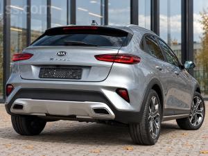 Grey Kia XCeed 2020 in Riga, with an engine capacity of 1.40 L and mileage of 175 thousand km for 13200 €, photo 3 on AUTOMOTO.COM.LV
