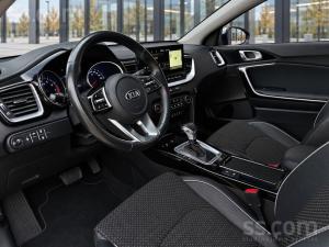 Grey Kia XCeed 2020 in Riga, with an engine capacity of 1.40 L and mileage of 175 thousand km for 13200 €, photo 12 on AUTOMOTO.COM.LV
