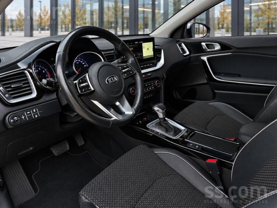 Grey Kia XCeed 2020 in Riga, with an engine capacity of 1.40 L and mileage of 175 thousand km for 13200 €, photo 12 on AUTOMOTO.COM.LV