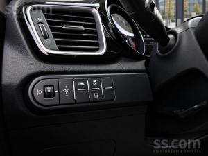 Grey Kia XCeed 2020 in Riga, with an engine capacity of 1.40 L and mileage of 175 thousand km for 13200 €, photo 14 on AUTOMOTO.COM.LV