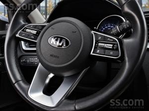 Grey Kia XCeed 2020 in Riga, with an engine capacity of 1.40 L and mileage of 175 thousand km for 13200 €, photo 15 on AUTOMOTO.COM.LV