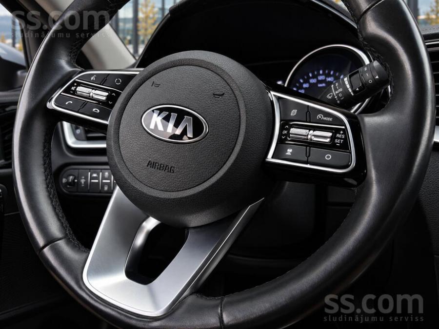 Grey Kia XCeed 2020 in Riga, with an engine capacity of 1.40 L and mileage of 175 thousand km for 13200 €, photo 15 on AUTOMOTO.COM.LV